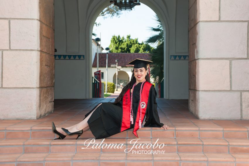 5 poses for graduation pictures - Quinceanera