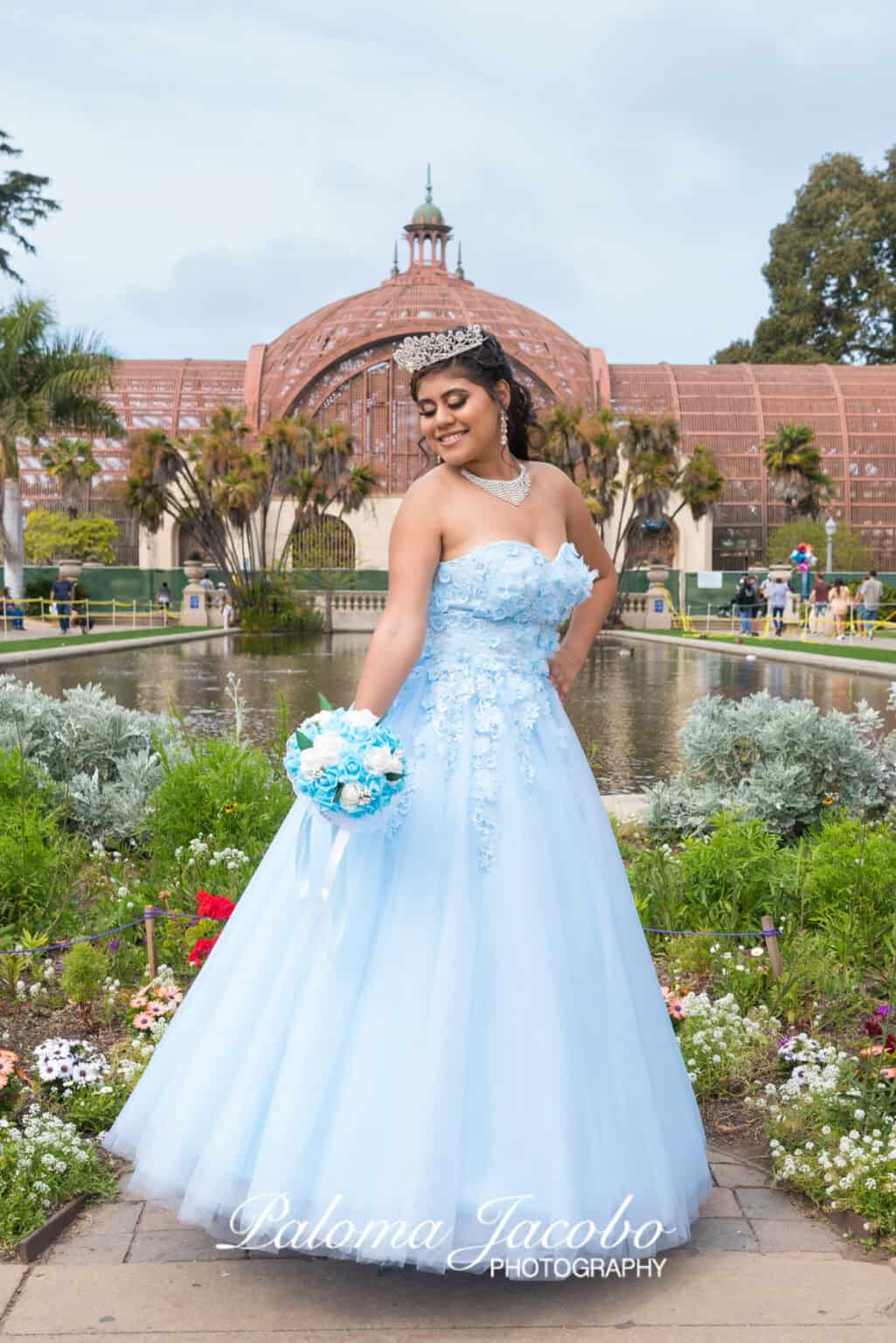 Quinceanera pictures with Damas in Balboa Park - Quinceanera